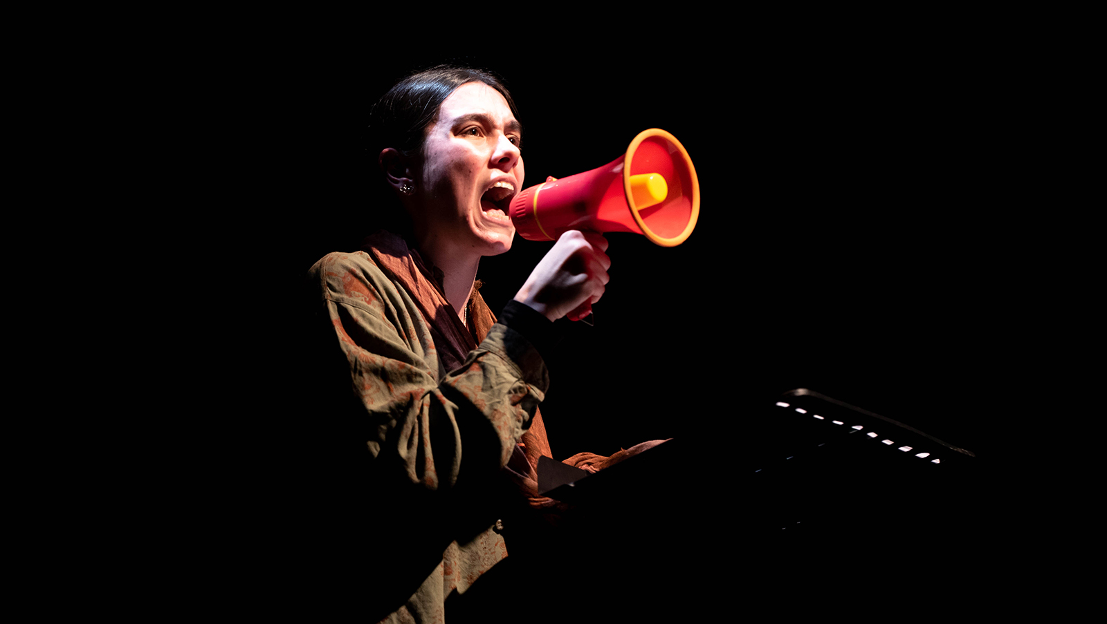Alla Sala Mercato, in piazza Modena,"D'amore e d'altre schifezze ...