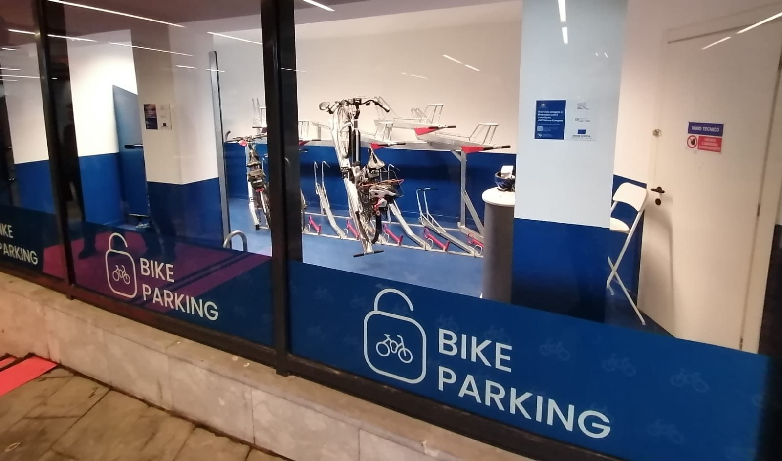 Inaugurato il cicloparcheggio coperto in piazza De Ferrari ...