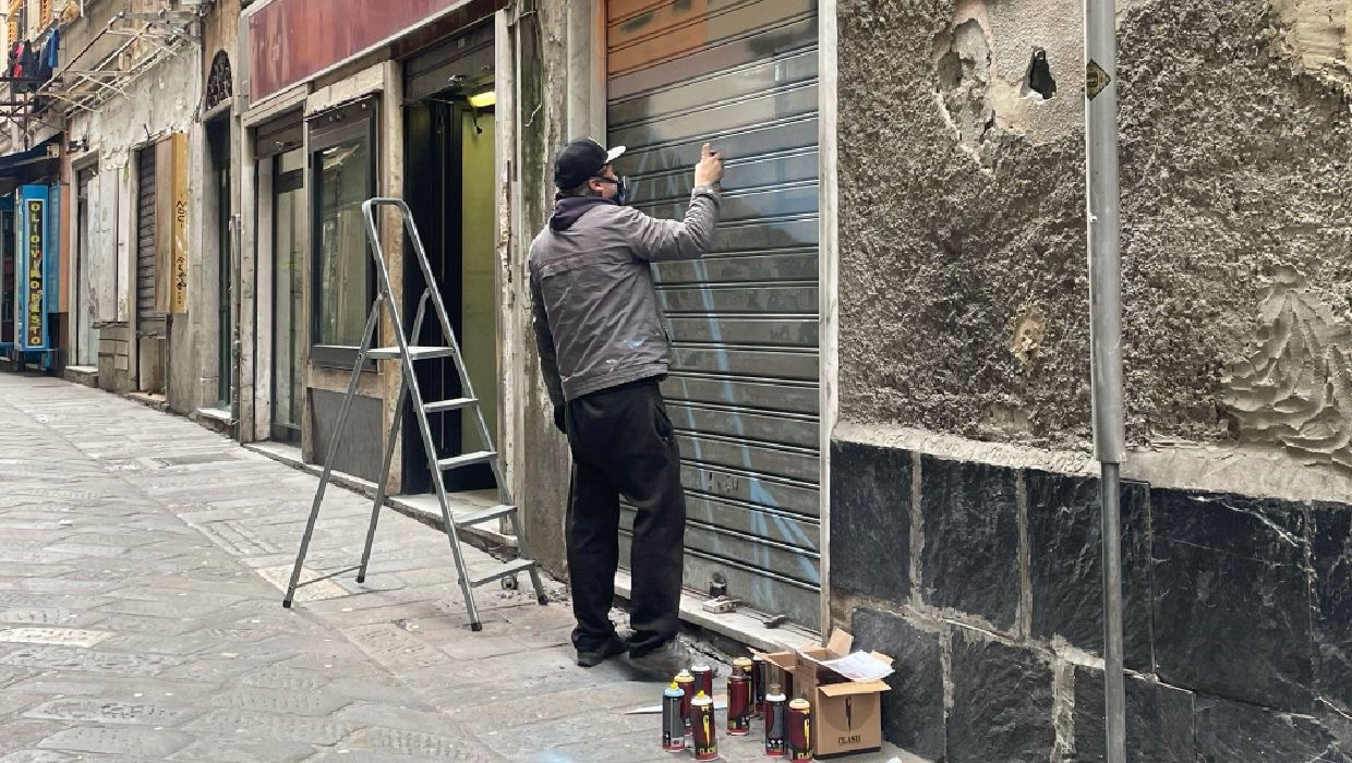 Centro storico, 60 saracinesche decorate con street art ...