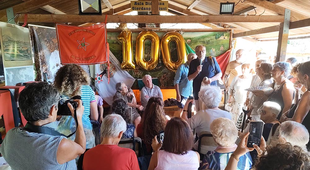 Una folla alla Casetta dei filtri per festa dei 100 anni di Giordano ...