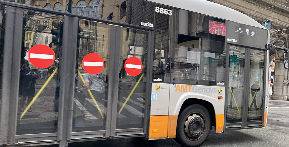 Festività natalizie, il piano di Amt: gli orari per bus, metro e ...