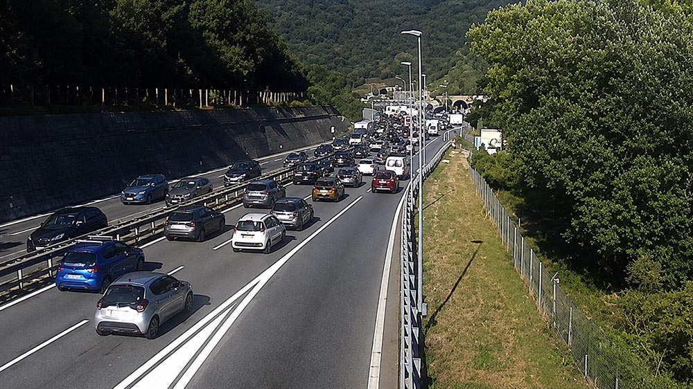 Autostrade, pomeriggio da incubo verso Genova: code su A7, A10, A12 e ...
